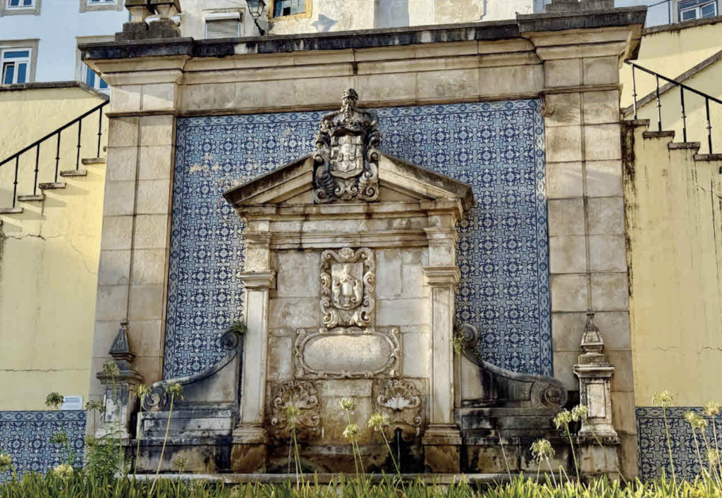 Traje Académico de Coimbra – HeyCoimbra